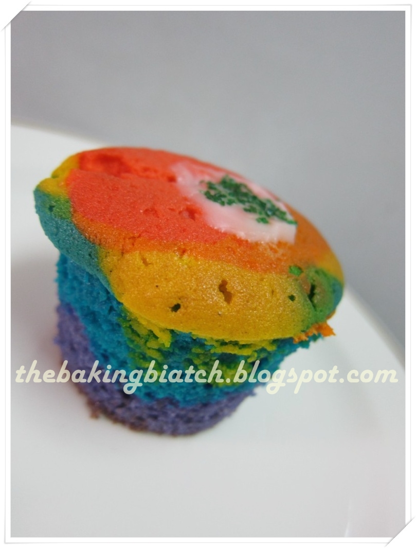 The Baking Biatch || by Cynthia Lim: Rainbow Cupcakes!